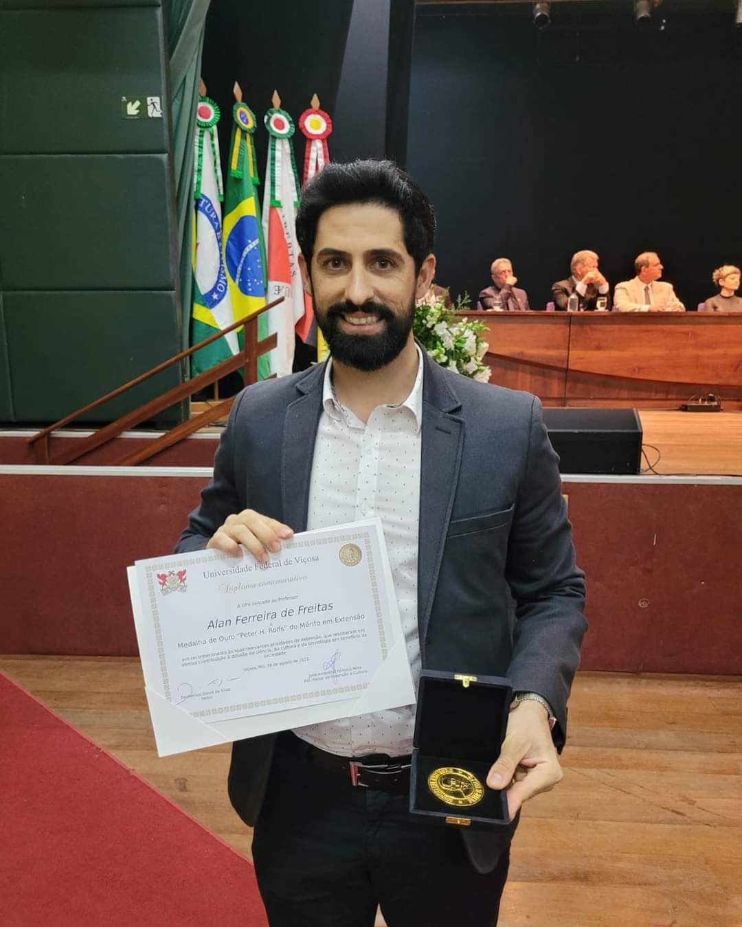 Prof Alan é Homenageado com Mérito da Extensão | DAD